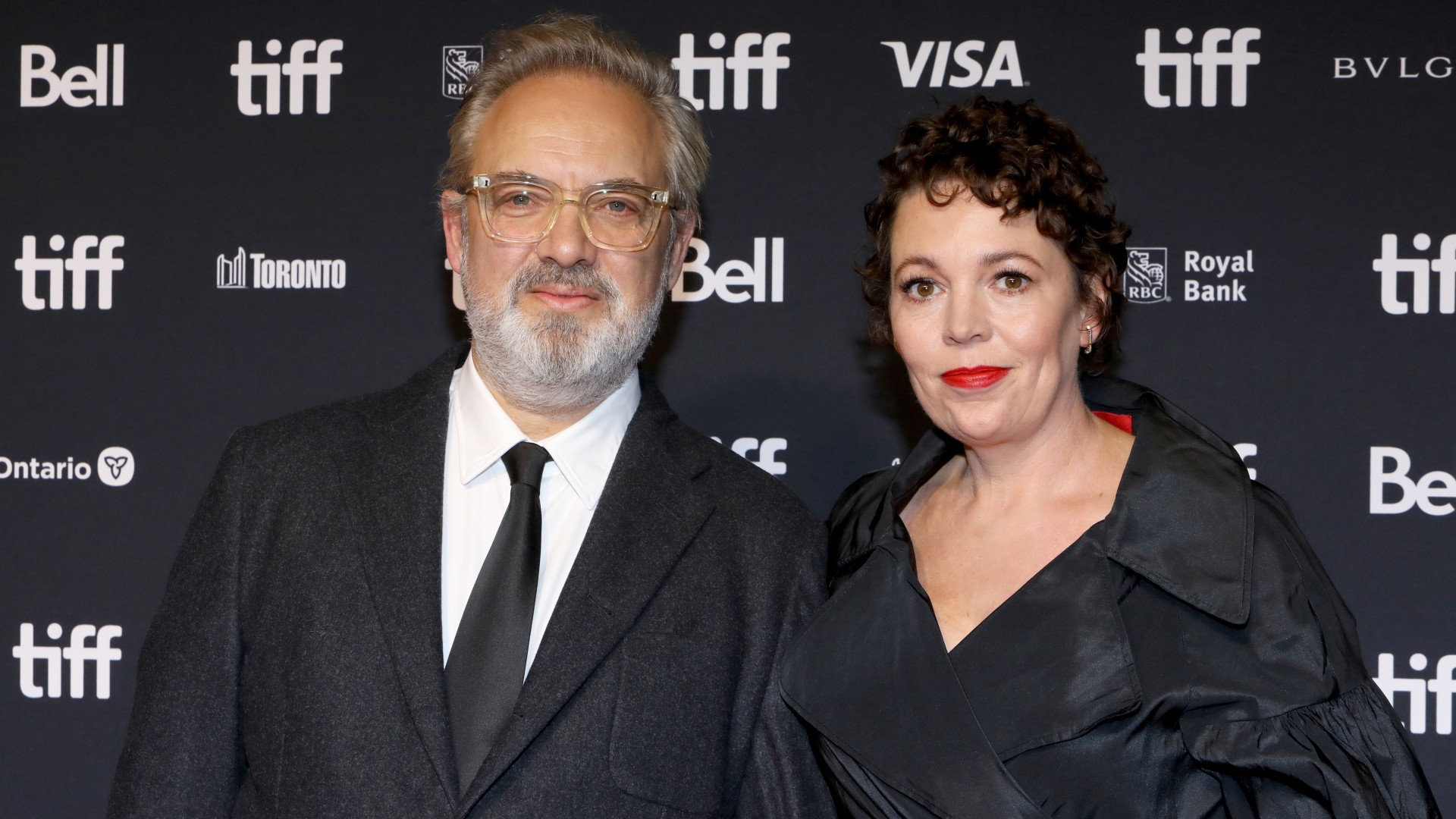 Director Sam Mendes Discusses Olivia Colman's Fascinating Acting ...